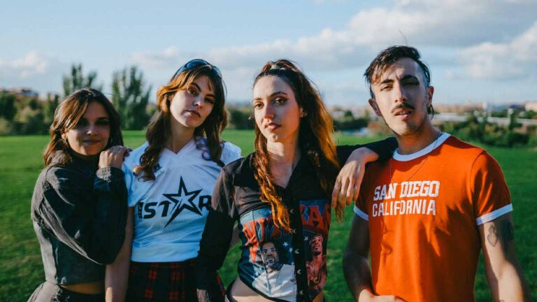 Descubre el Universo de Jordana B.: La Banda que Fusiona Poesía, Indie ...